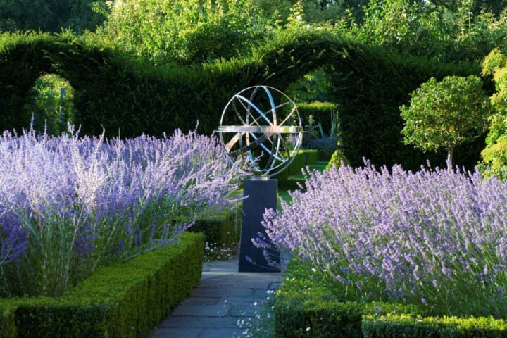 How To Read A Garden Sundial - David Harber UK