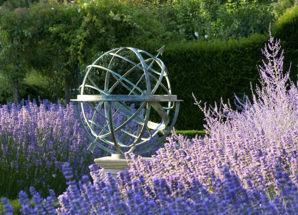 How To Read A Garden Sundial - David Harber UK